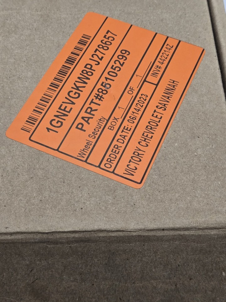 GM 85105299 - GM OEM Accessory Silver Lug Nuts Contains 24 Nuts | eBay