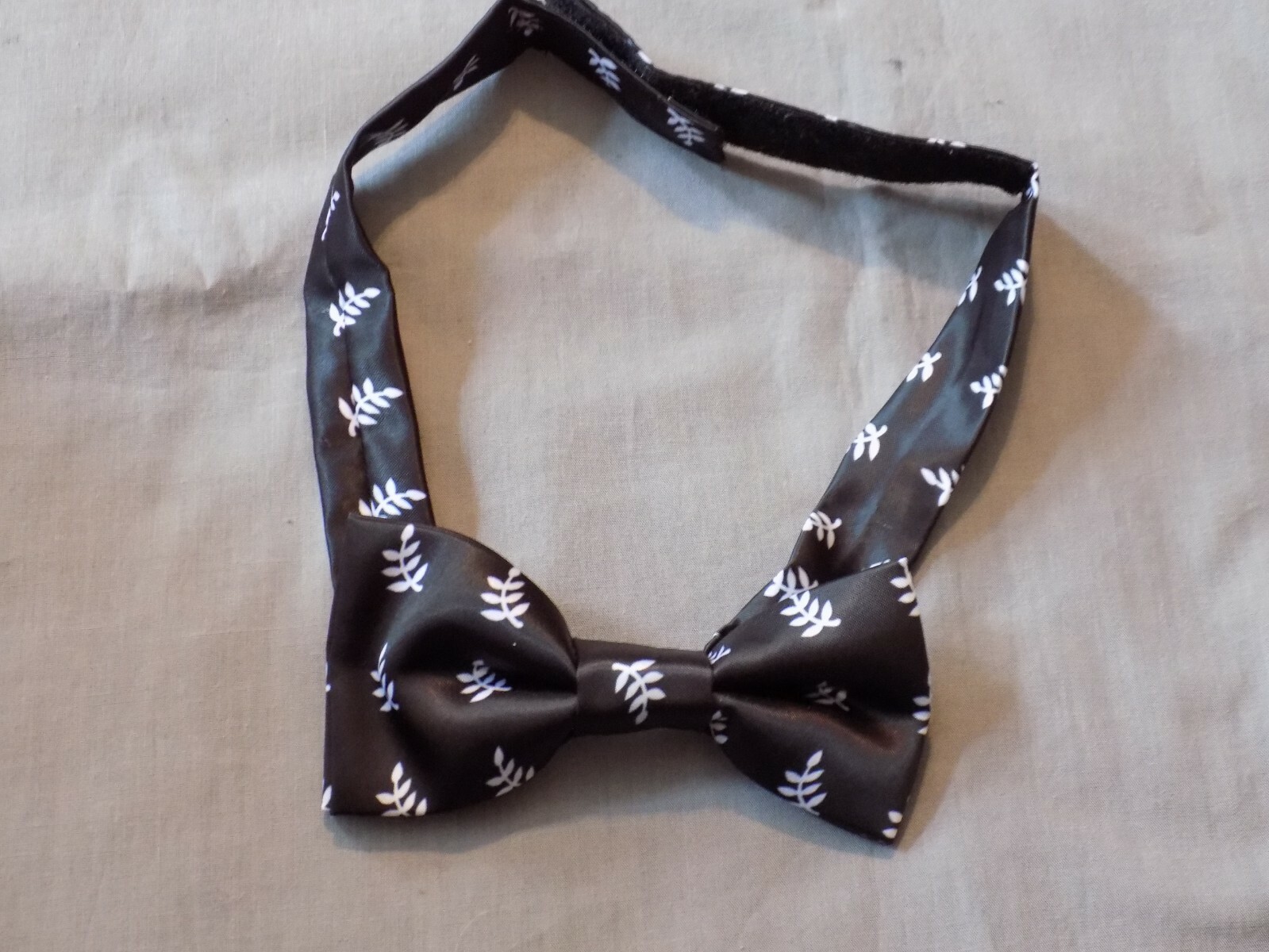 Black Bowtie Sprig of Acacia Leaf Fraternity Freemason Pretied ...