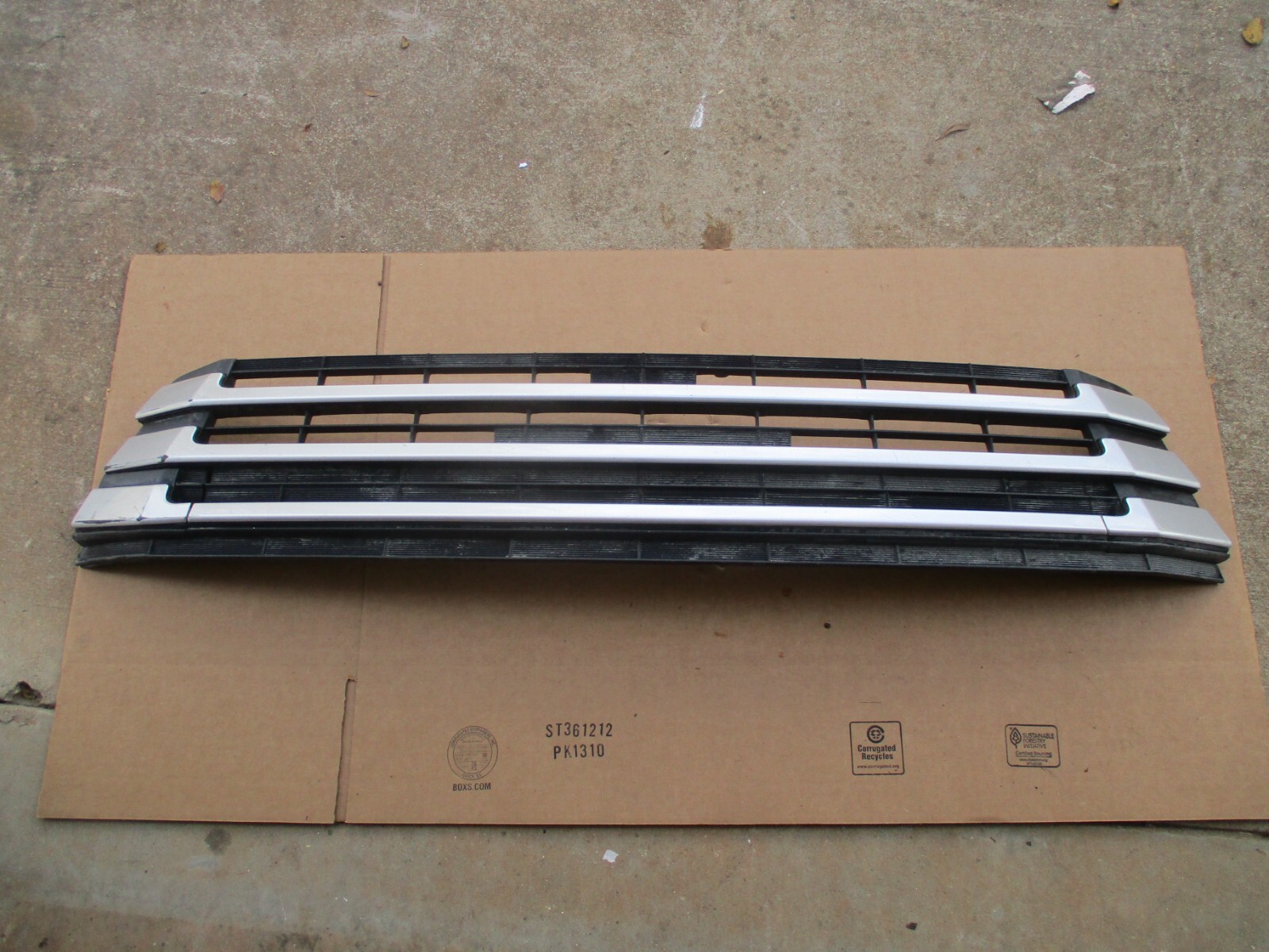 2017 2018 2019 TOYOTA HIGHLANDER FRONT LOWER BUMPER GRILLE GRILL OEM ...