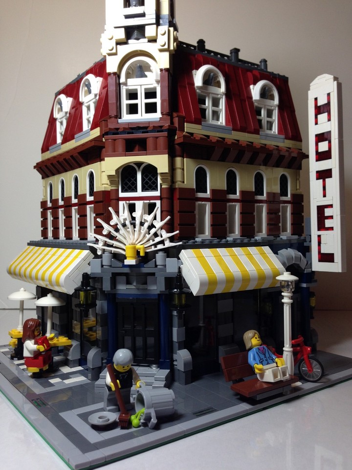 LEGO Café Corner 10182 Modular Building Set 100% Complete RARE RETIRED ...