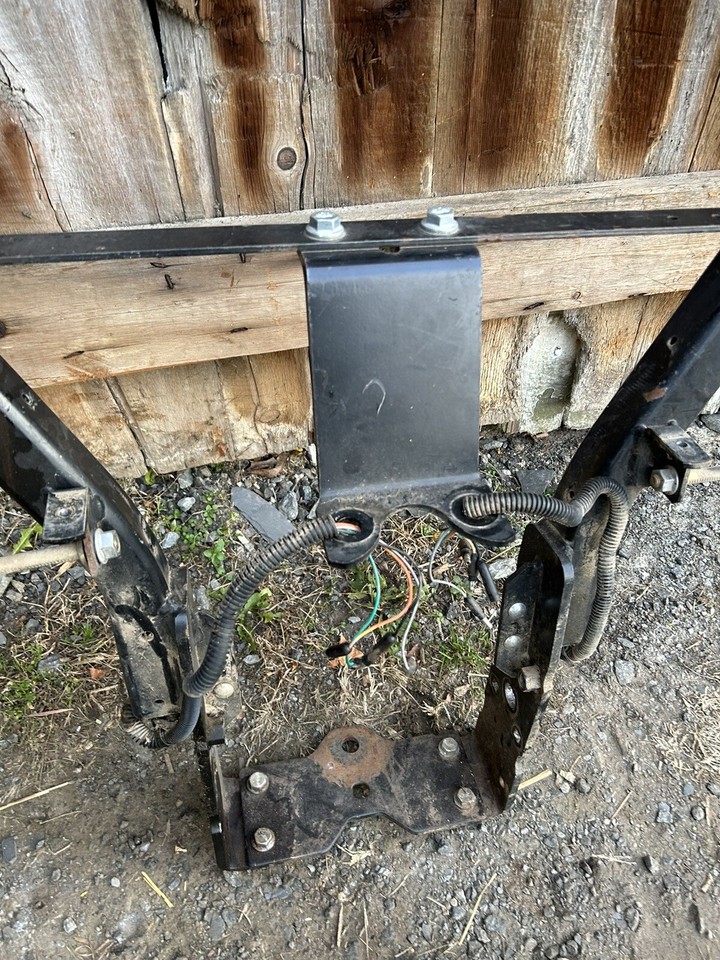 John Deere 1023E 1025R 1026R Compact Utility Tractor Folding ROPS ...