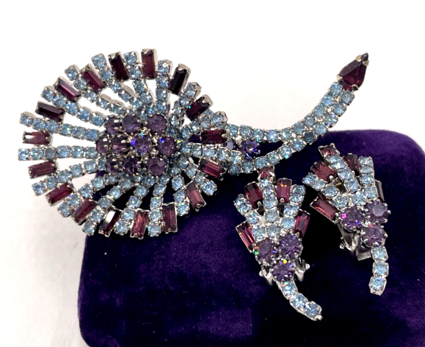 FABULOUS EXTREMELY RARE HOBE SET EARRINGS BROOCH GORG… - Gem