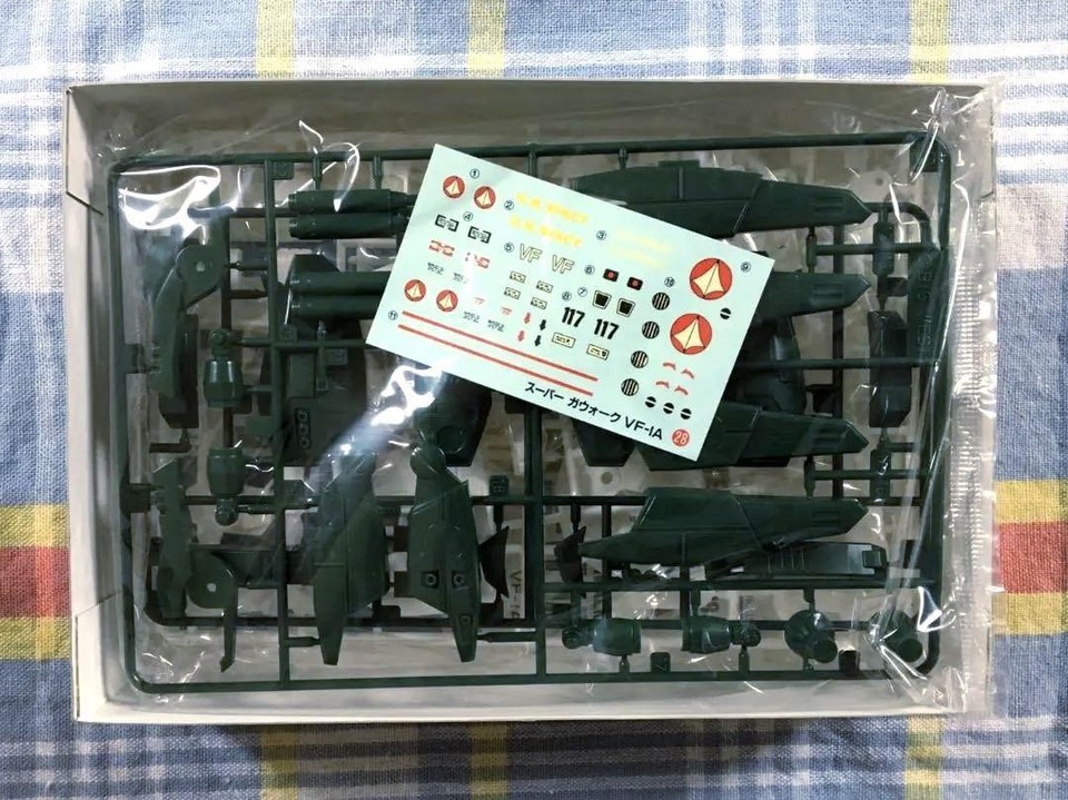 Out of print Arii 1/100 Super Gerwalk Valkyrie VF-1A | eBay