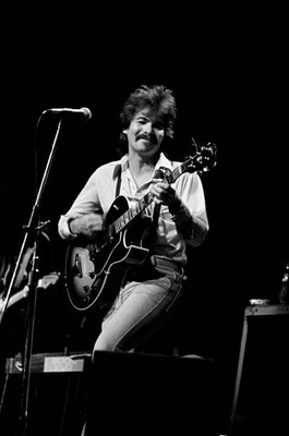 Singer John Prine Performs At Atlanta Symphony Hall 1975 Old Music ...