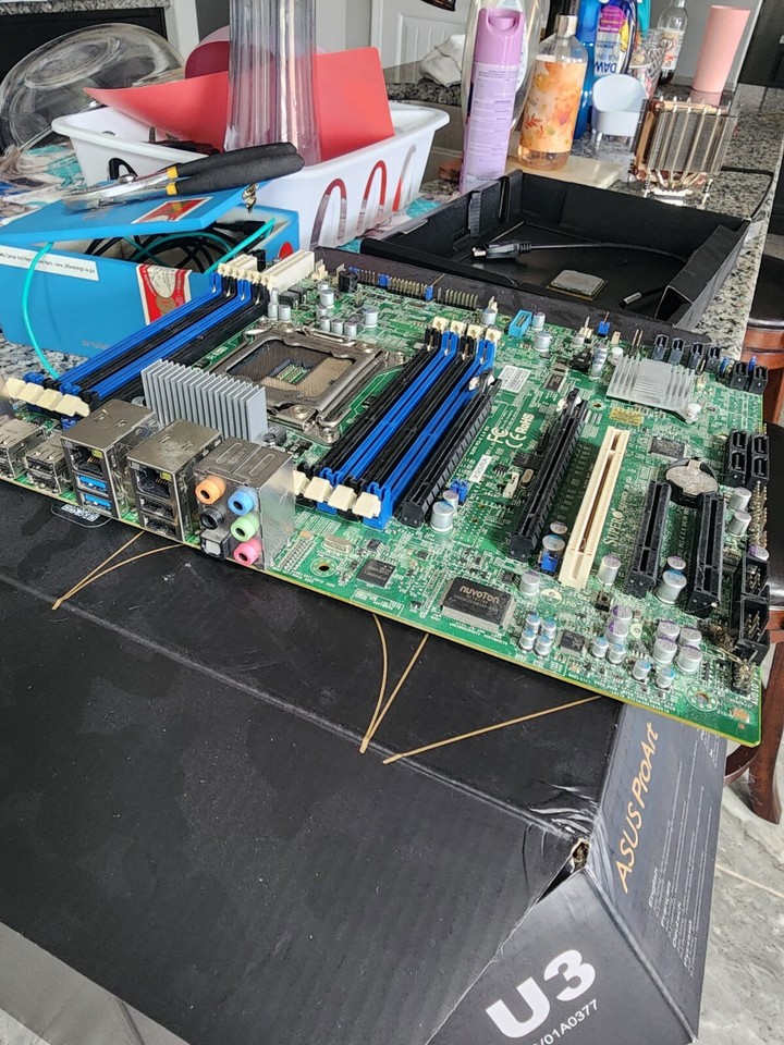 Supermicro ATX DDR3 1066 Intel LGA 2011 SATA3 (6Gb/s) Server MB (X9SRA ...