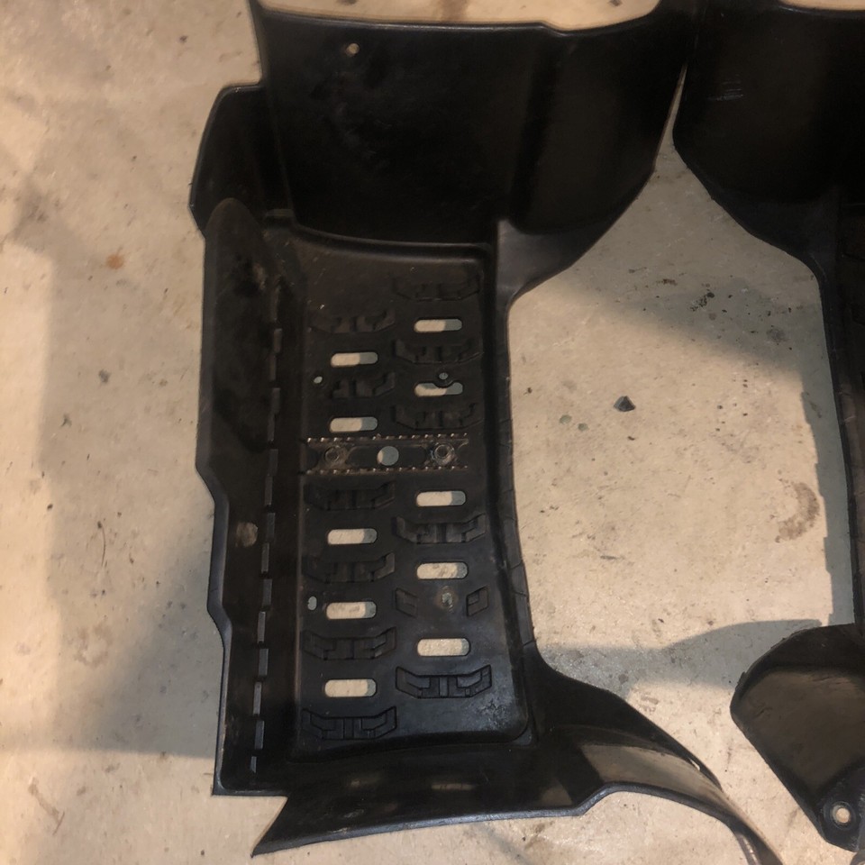 YAMAHA GRIZZLY 125 LEFT AND RIGHT FOOTWELL,FLOOR BOARD,FOOTREST 1145 | eBay