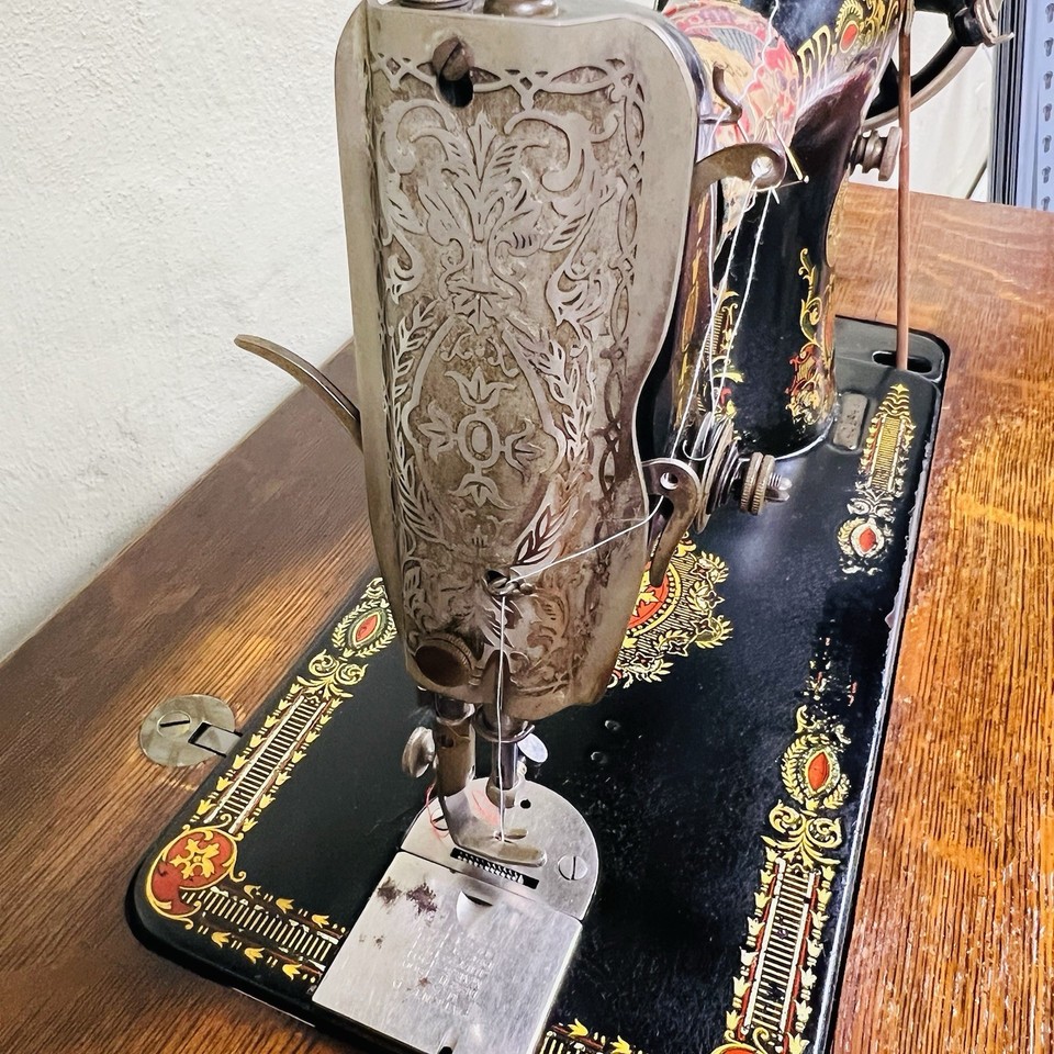 Singer Red Eye 66 Antique Vintage Wood Desk Sewing Machine SEWS | eBay