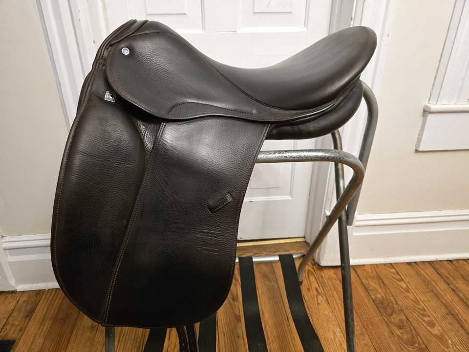 Stubben Genesis Deluxe Dressage Saddle, 19", 31 CM | eBay