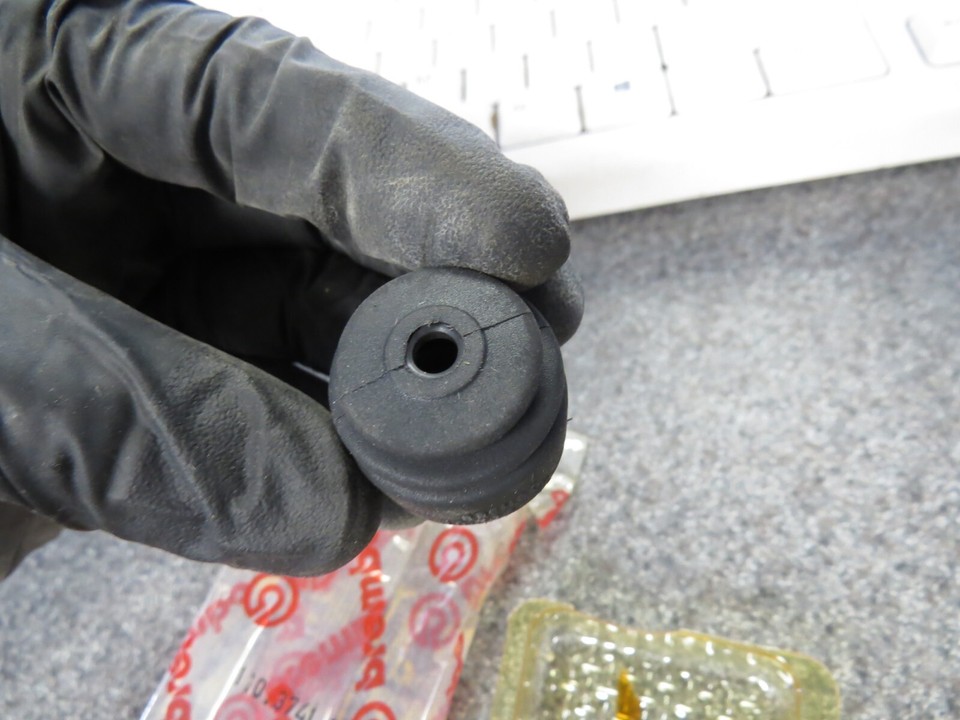 NOS Brembo Master Cylinder Rubber Boot Fits: Pushrod Type #2 110.3741. ...