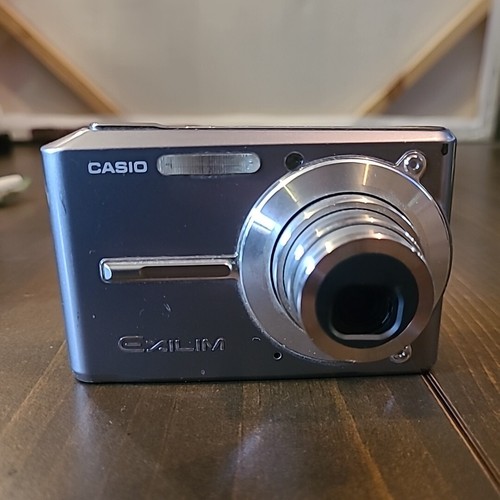 Casio Exilim EX-S500 Compact Digital Camera 3x Optical Zoom Untested ...