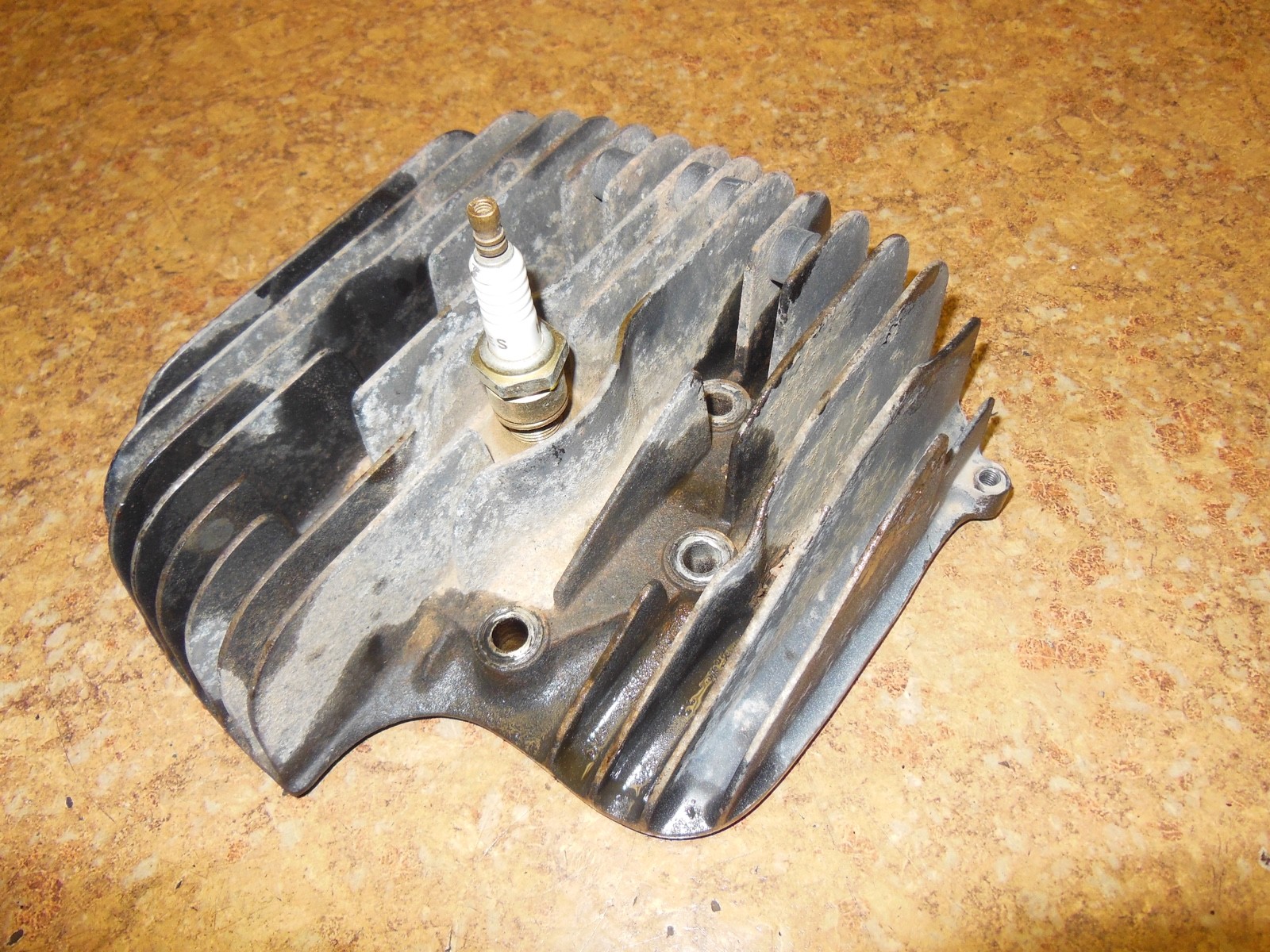 1980 Suzuki TS250 TS 250 Enduro Engine Cylinder Head Motor Valve Cover ...