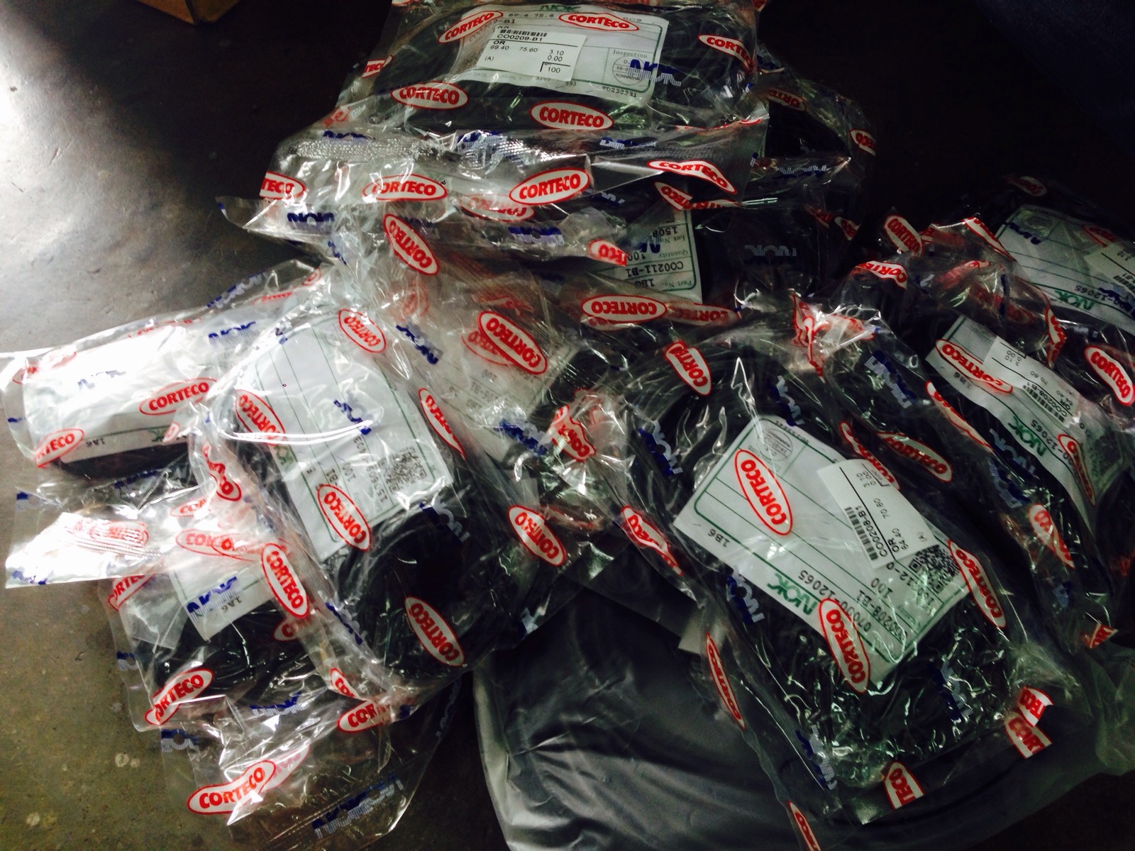 20 pcs NOK CORTECO FREUDENBERG SIMMERING NITRILE Rubber NBR O-Rings 24. ...