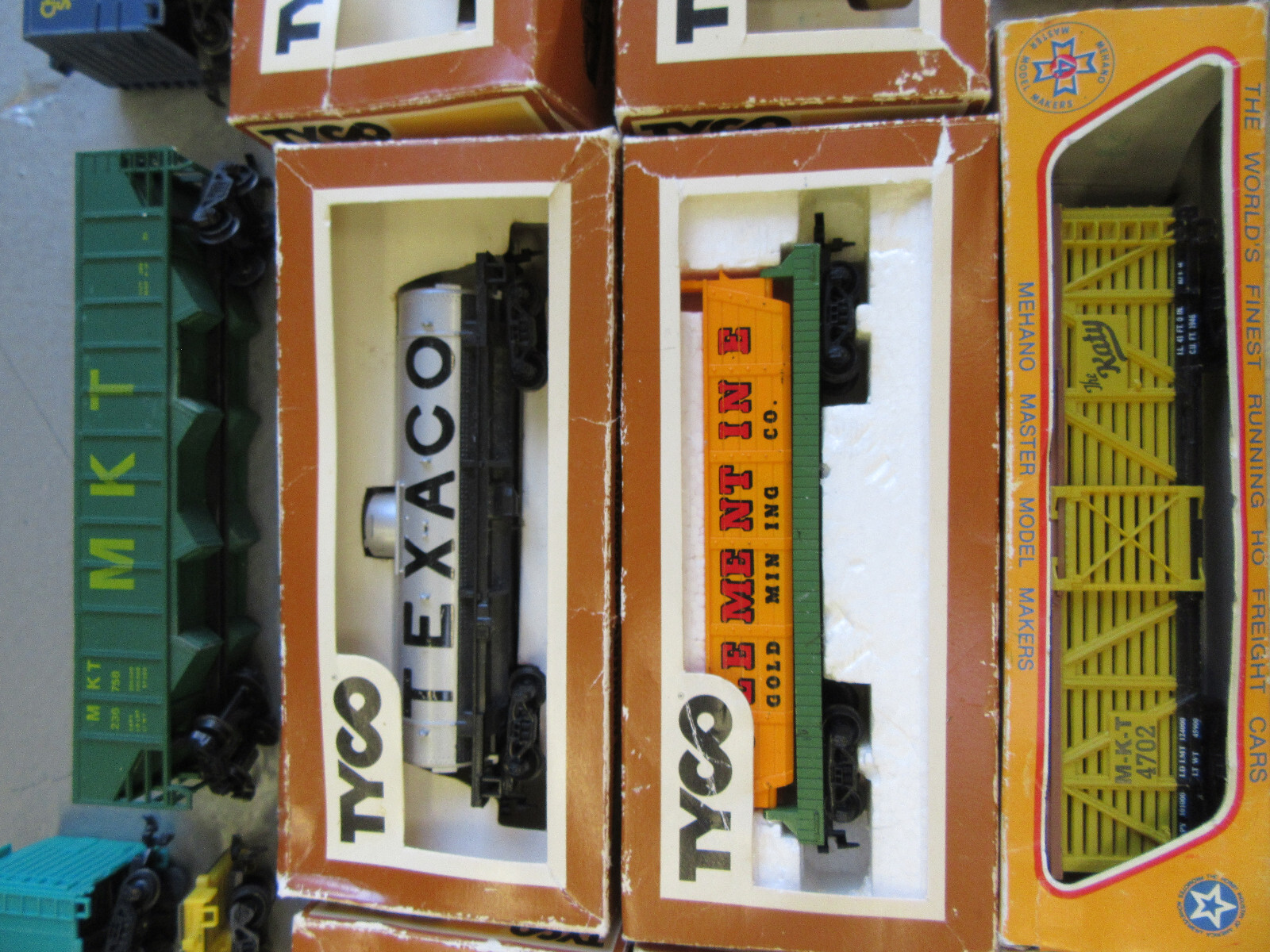 17 Vintage Train Cars Set HO Scale TYCO Bachman Athearn Box Car Caboose ...