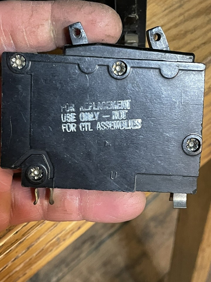 Square D 20 Amp 2Pole Type QOT Circuit Breaker No Hook Piggyback Tandem ...