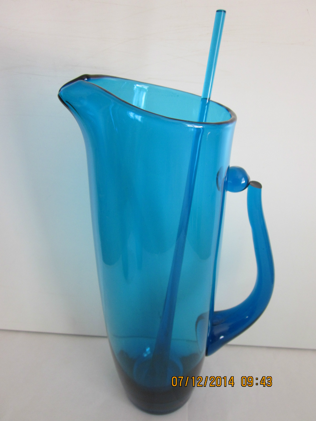 ~STUNNING RETRO BLUE GLASS JUG with 6 MATCHING GLASSES & DRINK STIRRER ...