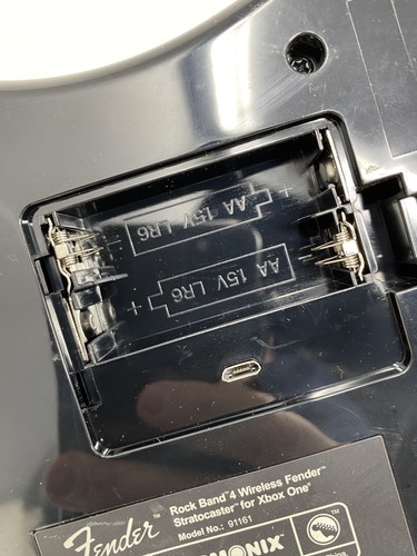 Xbox One Rock Band 4 Fender Stratocaster Wireless Guitar Controller w ...