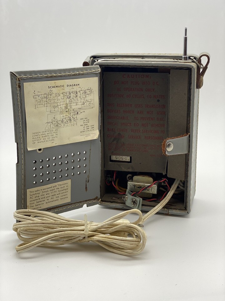 Vintage 1960S Stewart 17 Solid State AM/FM Transistor Radio Battery ...