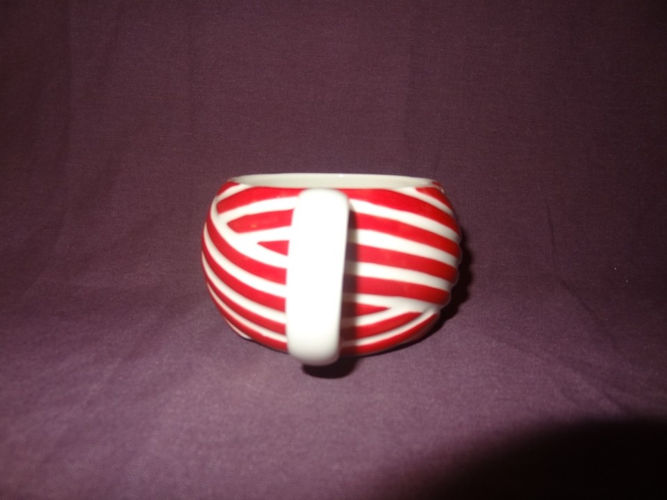 Yarn Ribbon Ball Coffee Mug 12 oz Cup Ceramic 2013 White Red Starbucks ...