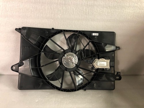 2014-2018 Jeep Cherokee Chrysler 200 Radiator Cooling Fan 68205996AC OE ...