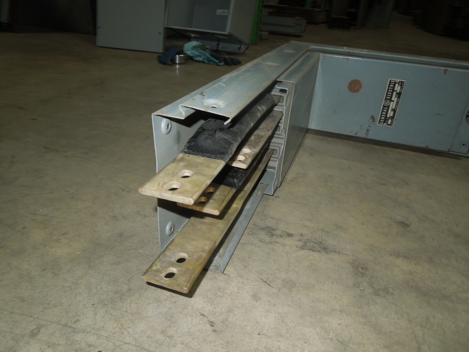 GE FVKN1 600A 3Ph 4W 277/480V Copper Edgewise Internal Bus Duct Elbow ...