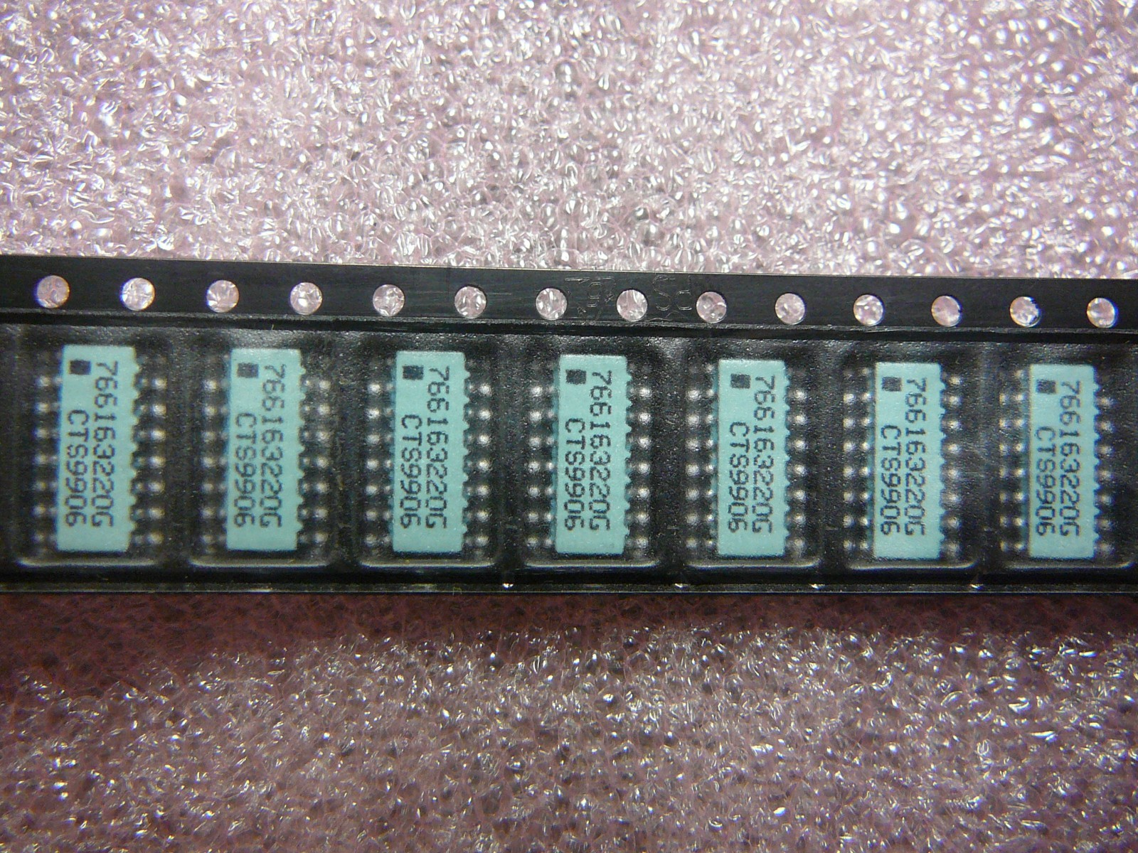 CTS 766163220G Resistor Array 22Ω 8Res 16-Pin 2% 16-SOIC **NEW** 5/PKG ...