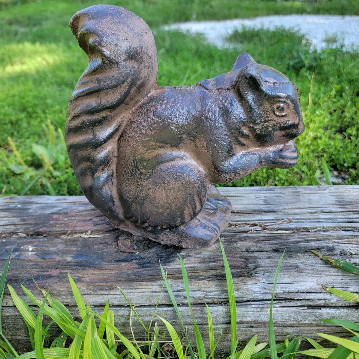 Concrete Squirrel Garden Statue | Fasci Garden