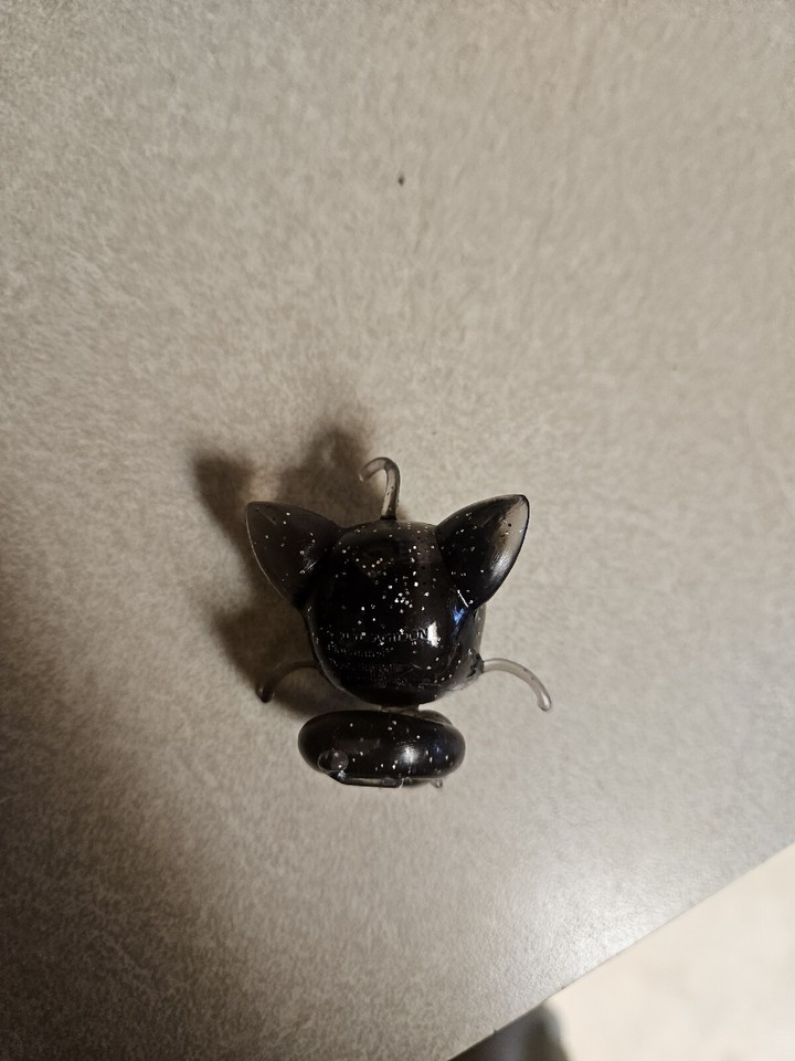 Miraculous Ladybug Miracle Box Kwami Surprise Figure: Glitter Plagg ...