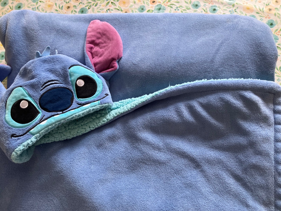 Huge Disney Stitch Bedding Bundle - Single duvet, hooded blanket ...