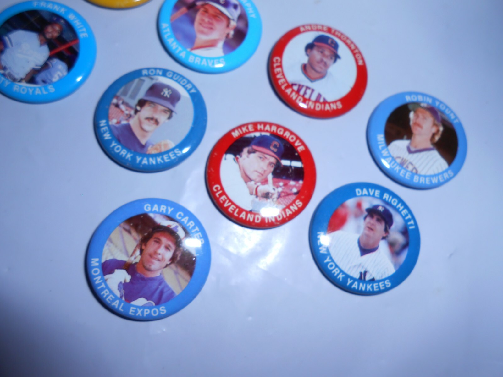 LOT 9 VTG 1984 FUN FOODS MLB 1 1/4" METAL PINBACK BUTTONS CARTER YOUNT ...