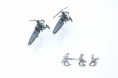 Warhammer 40k Used Lot - Skyweavers (2), Dire Avengers (3, OOP, Metal ...