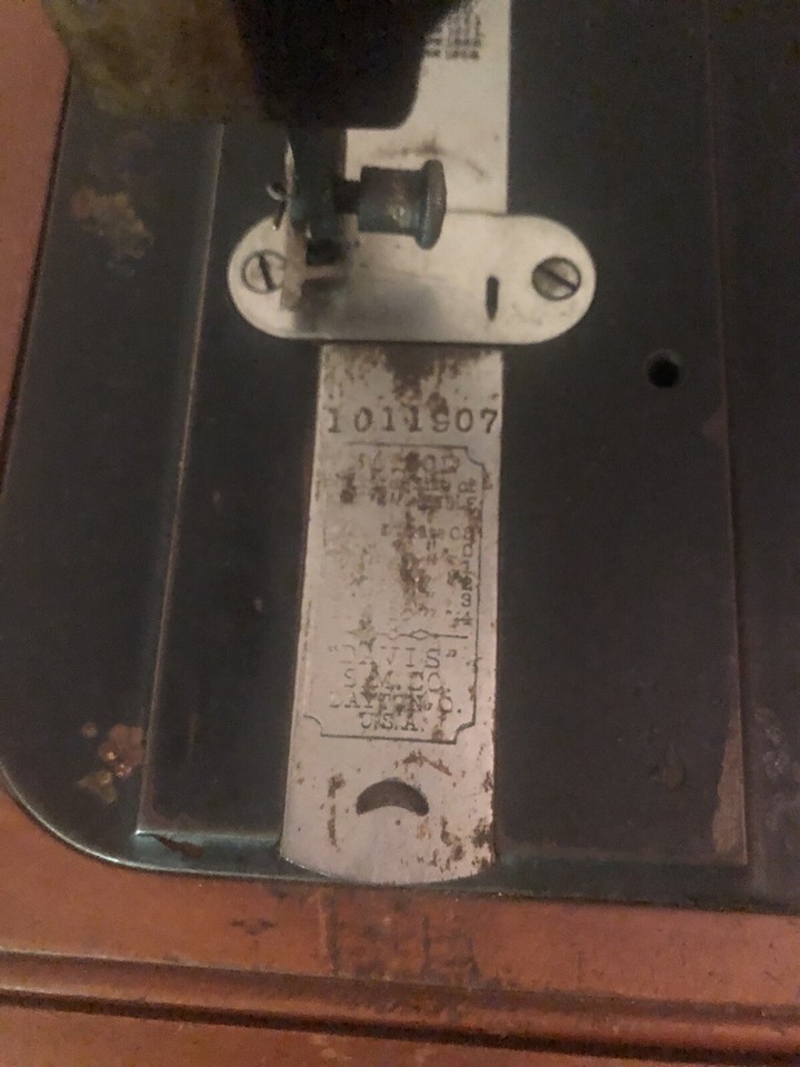 Antique Davis Sewing Machine - 1900 | eBay