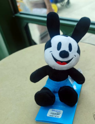 Authentic Disney Parks Oswald Shoulder Pal Magnet Plush Toy Doll Lucky ...