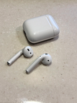 Apple AirPods 1st Generation In-Ear Headsets with Charging Case - White ...
