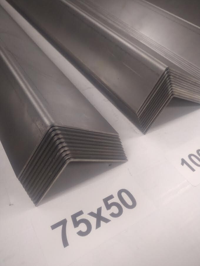 2mm MILD STEEL FOLDED ANGLE Metal Wall Corner Protector 500mm Long 25mm ...