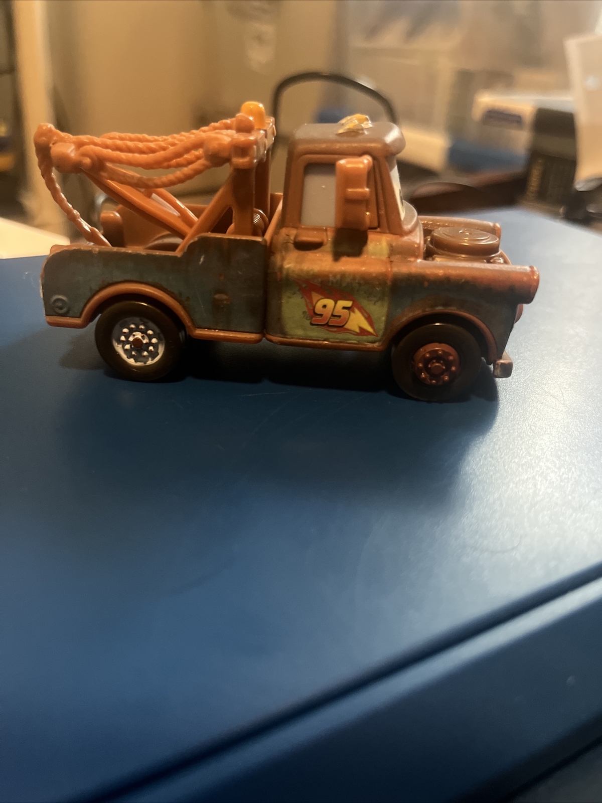 DISNEY PIXAR CARS 2 Race Team Mater New in package 2010 die cast Tow Truck