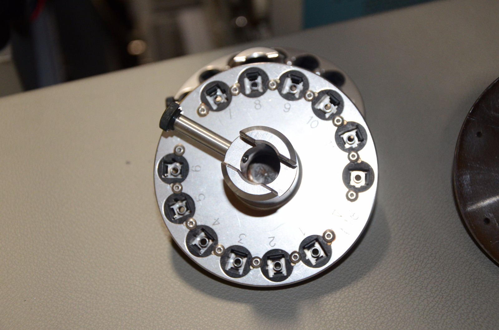 Domaille Engineering SC 12 Position Polishing Fixture Puck HDC-4000 APM ...