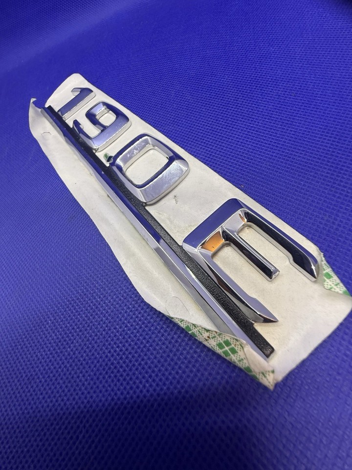 Logo Badge Emblem Monogram 190 E 190E MERCEDES W124 Original ...
