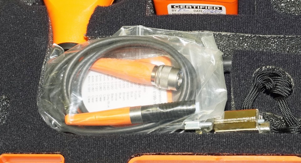 ELCOMETER 456 Coating Thickness Gauge Kit w Straight and PINIP Probes ...