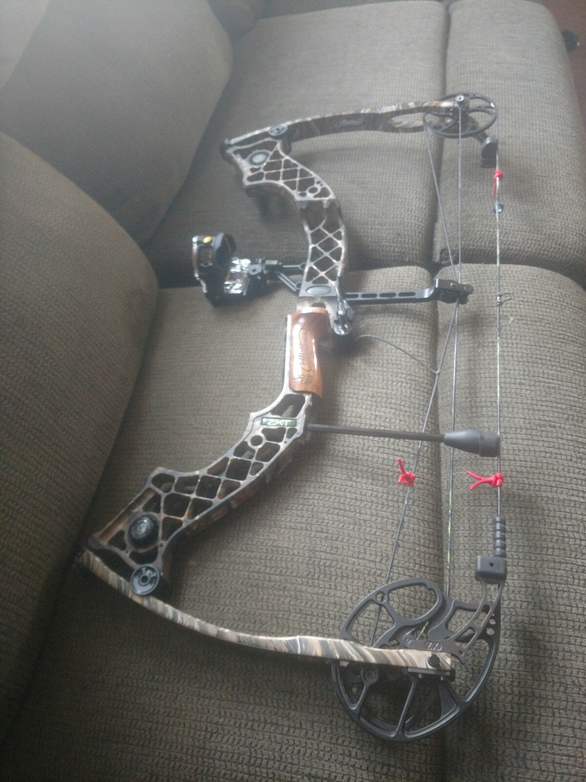 Mathews Zxt Bow