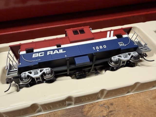 NIB- Atlas - BC Rail Extended Vision HO scale Caboose | eBay