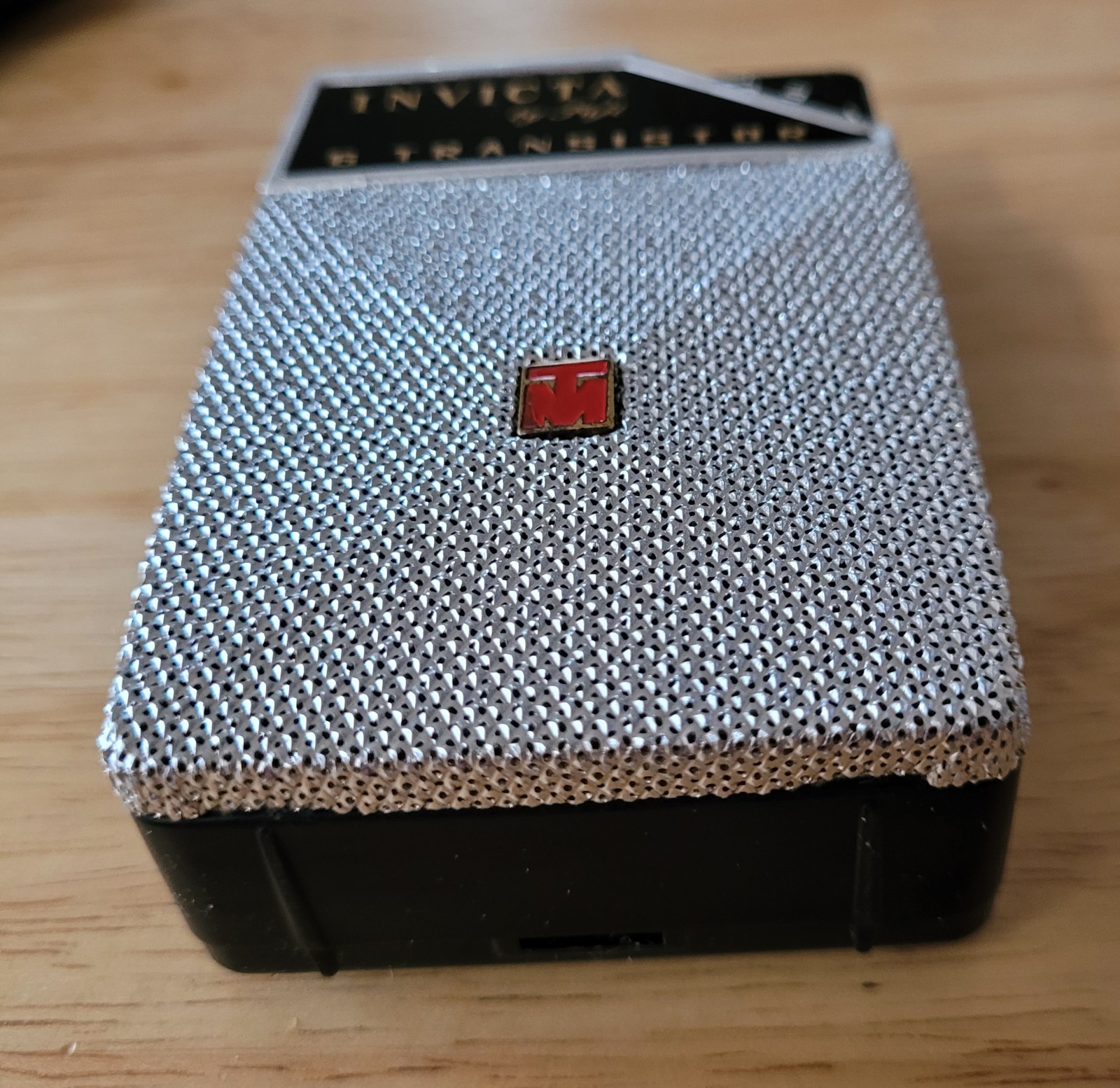 Vintage 1962 Invicta #600 6 Transistor Radio By Fuji Denki Japan W/Case ...