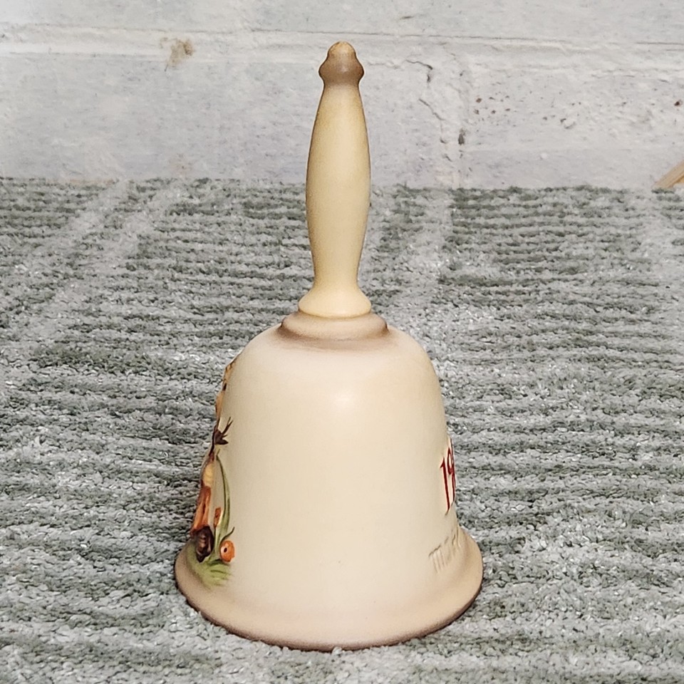 Goebel Hummel 1981 Bell In Tune HUM 703 Girl Bird Singing West Germany ...
