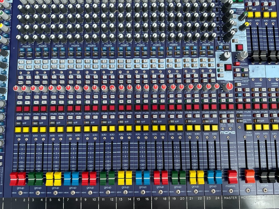 Midas Heritage 3000 48ch Mixing Console W/Case (2) Power Supply (One ...