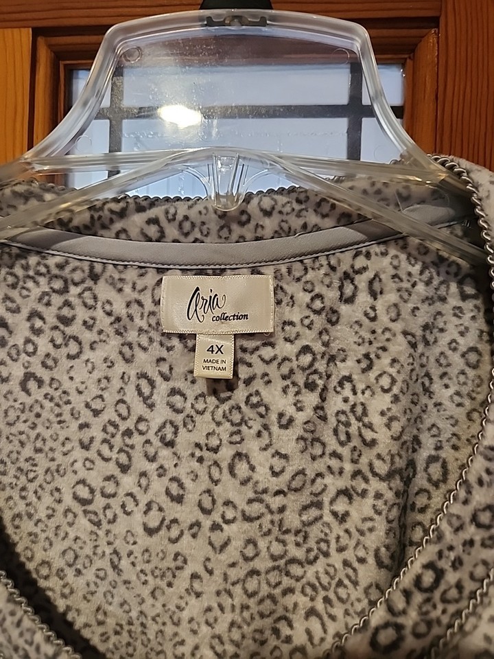 Aria Collection Robe 4X Gray Leopard Cozy Soft Warm Velour Long Sleeve ...