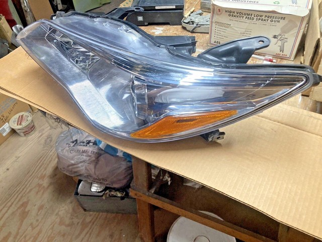 Genuine Toyota Headlamp Assembly 81110-06800 for sale online | eBay