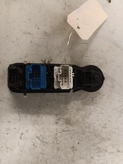 Interrupteur de leve vitre avant gauche d'occasion ref. 8200214943 /R ...