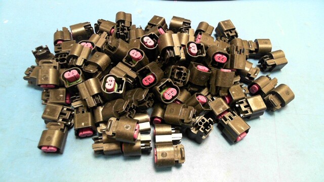 Delphi Automotive Female Connector GT 150 Series 15326801 Set of 5 for ...