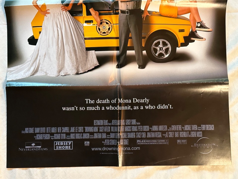 1999 DROWNING MONA Movie Poster Danny Divito Bette Midler Neve Campbell ...