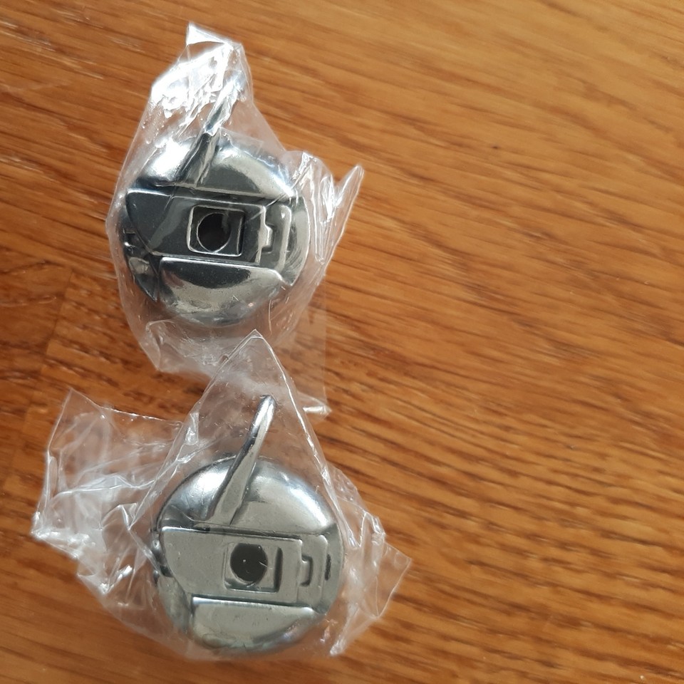 Set of Sewing Machine Bobbin Case with Metal Bobbins Set Replacement ...