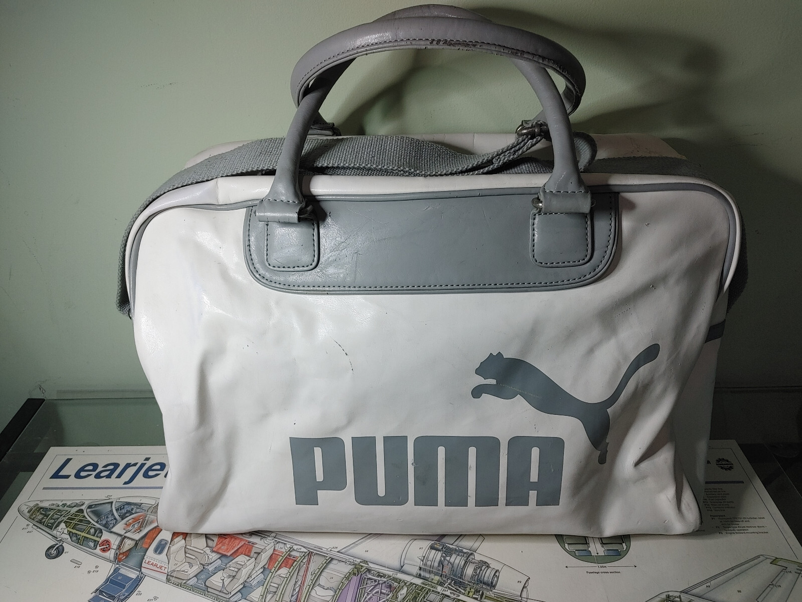 Vintage Puma White & Gray Colour Carrying Bag / Sport… - Gem